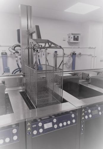 Class 10,000/IS07 aqueous ultrasonic cleaning clean room air handling ...